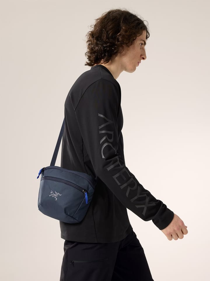 Arc'teryx Mantis 2 Waist Pack Black Sapphire/Vitality | Fjellsport.no Arc'teryx Mantis 2 Waist Pack Black Sapphire/Vitality | Fjellsport.no